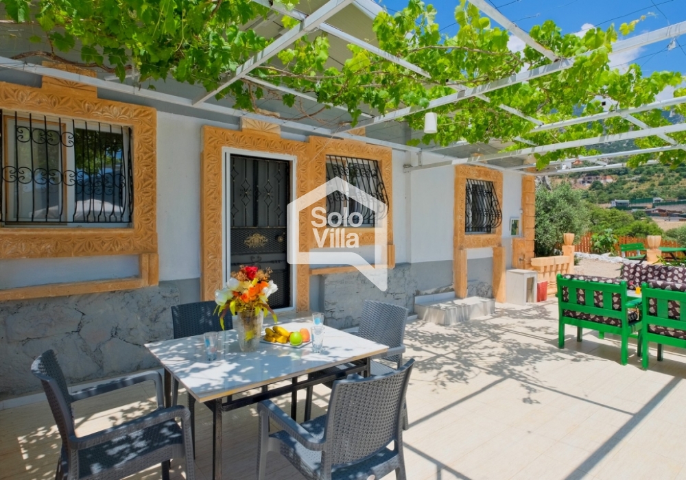 Villa Valley | Private Pool | Veranda | Holiday Villa » Solo Villa